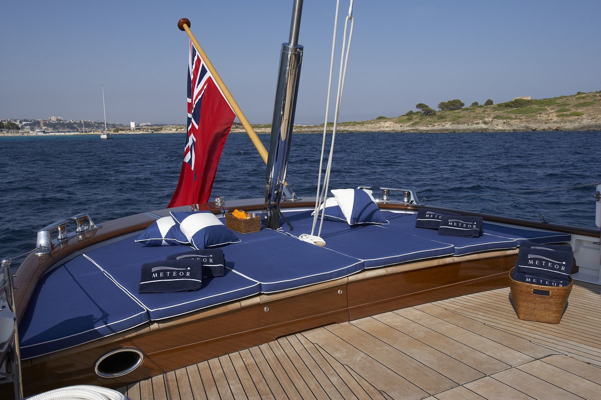 Yacht METEOR, Royal Huisman | CHARTERWORLD Luxury Superyacht Charters